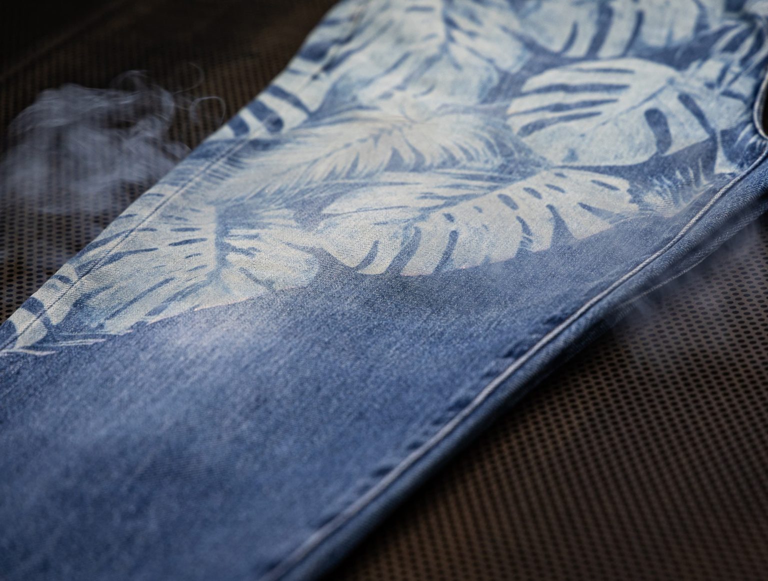 The UK's Sustainable Denim Hub – Contact us at jeans@laundre.co.uk